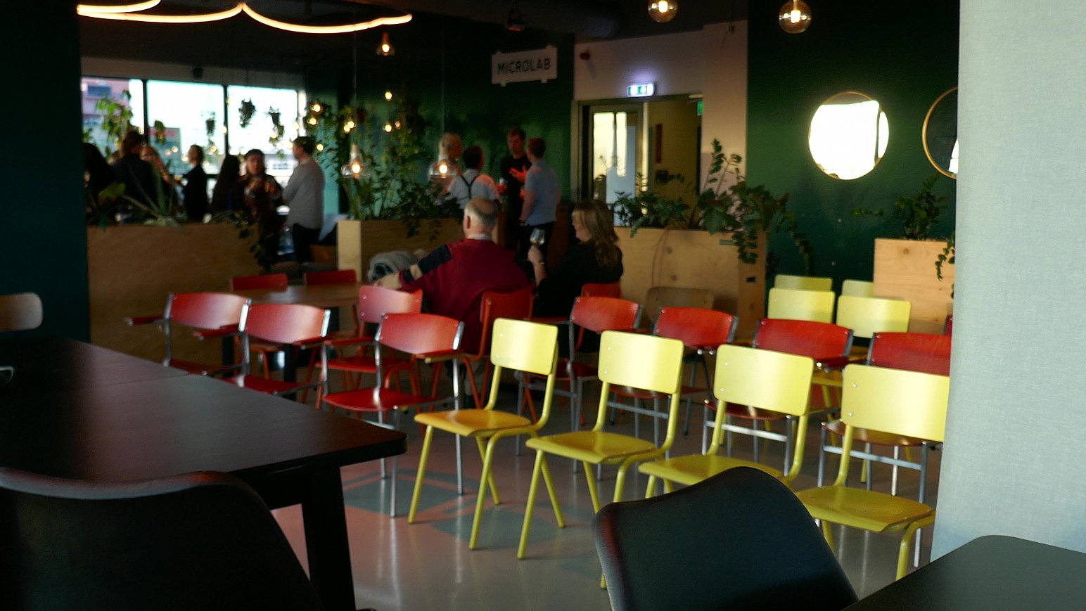 REPORT From Flint to Footprint 3: Breaking - Reports | Ineke Hans Salon